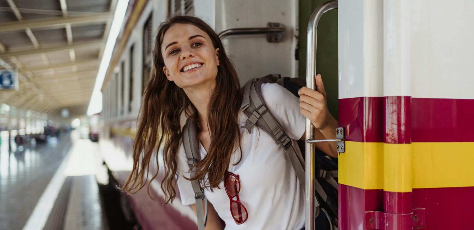 Verano joven 2025: cómo aplicar los descuentos en Renfe, bus e interrail